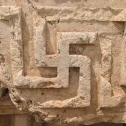 ΤΟ ΔΑΙΜΟΝΙΟ ΤΟΥ ΣΩΚΡΑΤΗ (Ανάλυση) – Πύλη Ιάσωνος και Ρέας